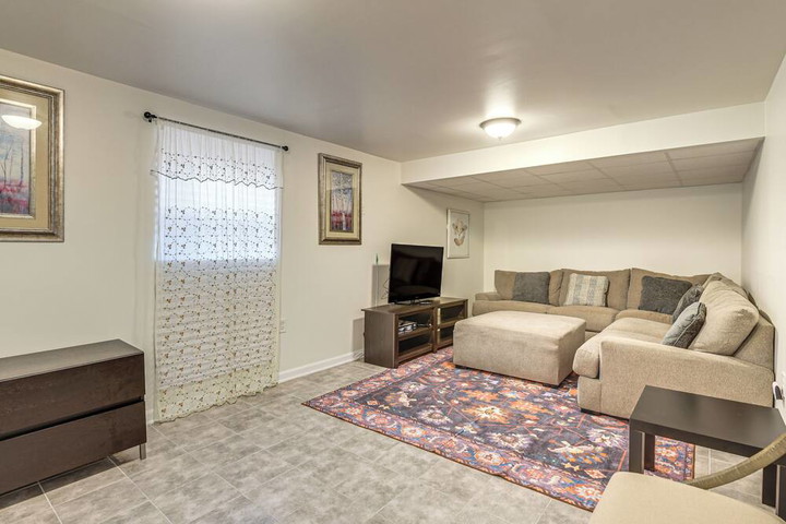 7 Mi To National Mall! Spacious Apt W/ Deck, Grill - Clinton, MD
