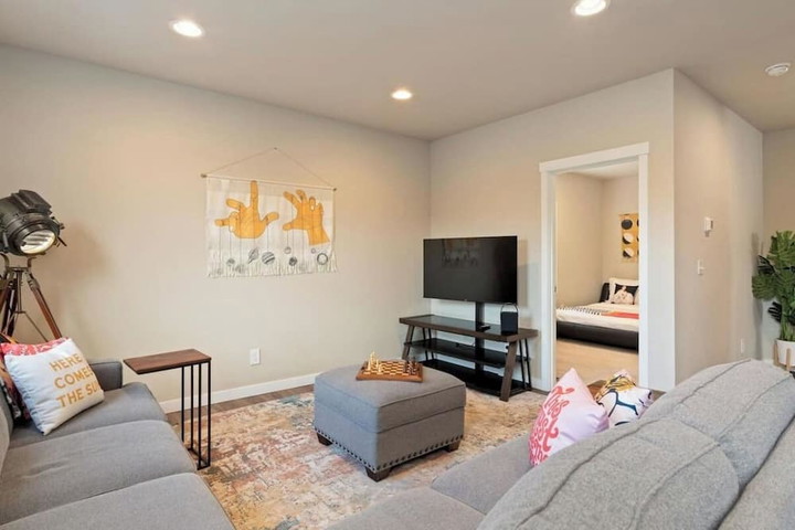 The Nook - Art-filled 3br Tacoma  Nearwright Park + Free Parking - Tacoma, WA