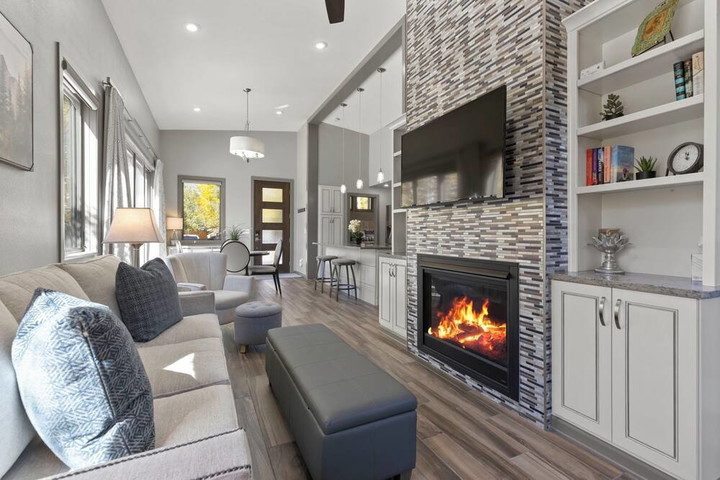 Just Listed Rare 2 Bed 2 Bath Chalet On The Swan River 5 Min To Breckenridge - Copper Mountain, CO