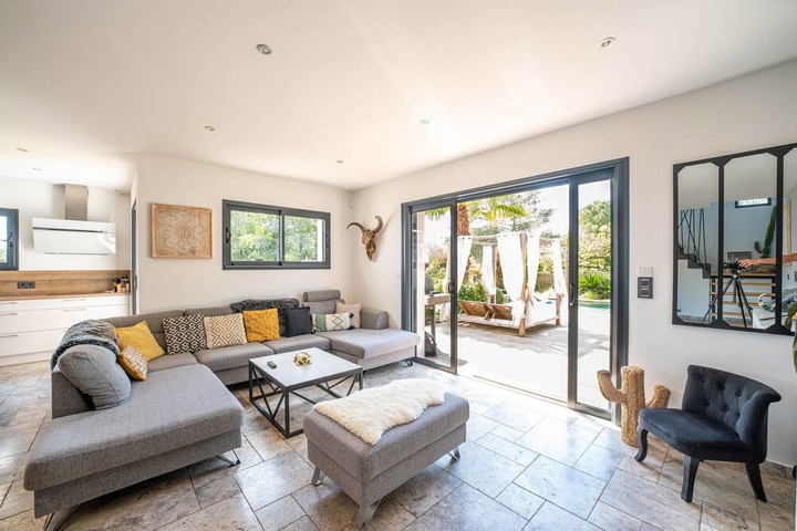 Villa Eden Balinais Au Muy : Piscine Chauffée, Jacuzzi 5 Places Et Esprit Dépaysant, 9 Voyageurs - Le Muy