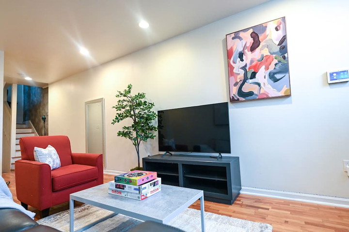 Experience Waterfront Living Near The National Aquarium - Baltimore, MD