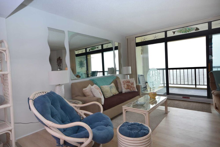 Comfortable, Spacious 2 Bedroom Oceanfront Condo With Free Wifi, And A Covered Balcony With A Wonderful Ocean View Located Uptown Just Steps To The Beach! - Ocean City, MD