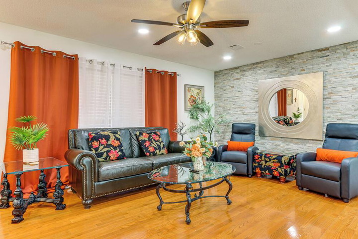 Sand Volleyball Court, Pool, Hot Tub! Fun Retreat - Savannah, GA