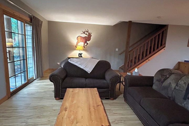 Cozy 2-bedroom Cabin Steps Away From Starved Rock State Park - Illinois