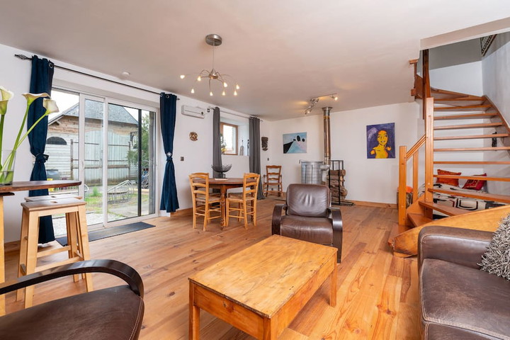 Maison De Vacances 'Longère De Charme Entre Terre Et Mer' Avec Terrasse, Jardin Privé Et Wi-fi - Hennebont