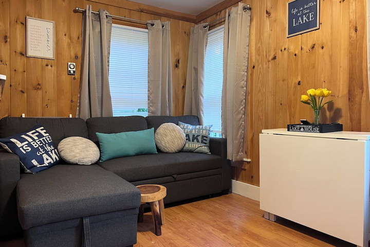 Chalet En Bord De Lac Winnie Avec Plage De Sable, à Courte Distance Des Meilleurs Endroits En Ville ! - New Hampshire