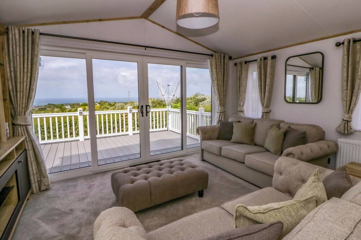 The Dorchester At Bay View, Pet Friendly, With Pool In New Quay - New Quay