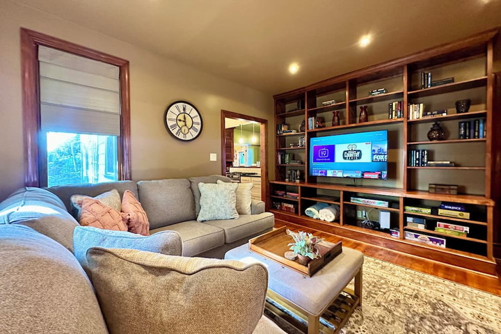2,200 Sq Ft W/ 2 Gamerooms, Firepit & Grill 15 Minutes To Hershey - Hershey, PA