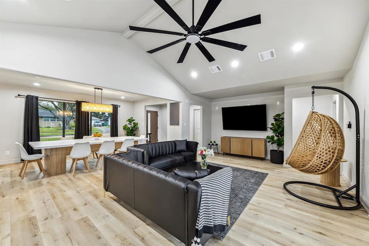 4br Home Near Med Center With Hot Tub & Cinema - Pearland, TX