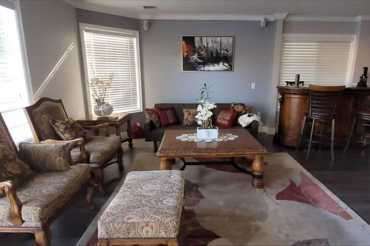 Lakefront 3 Bedroom House With Breath Taking Views - Westlake Village, CA