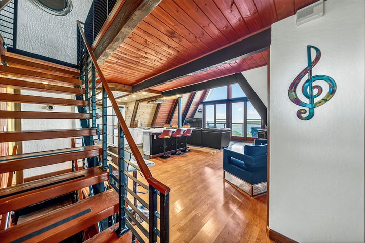 A-frame In The Sky - Rim Of The World Views! Sauna & Spa - Lake Arrowhead, CA