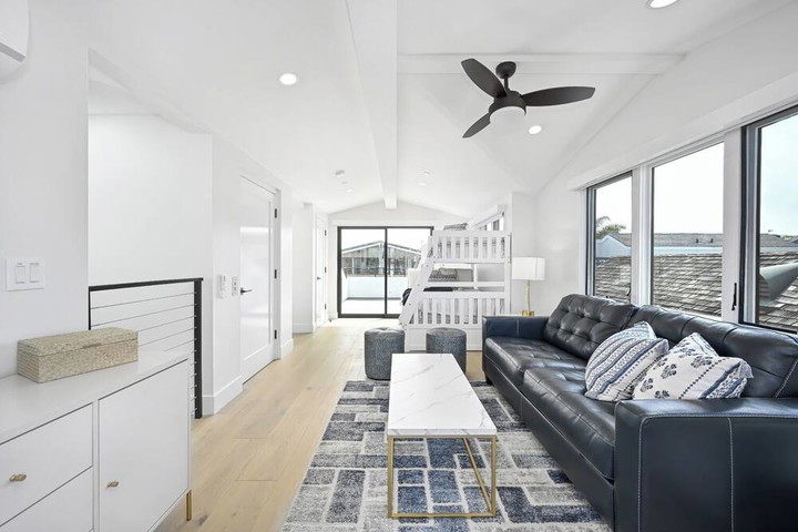 Modern Coastal Luxury - Brand New Build On The Bay - California