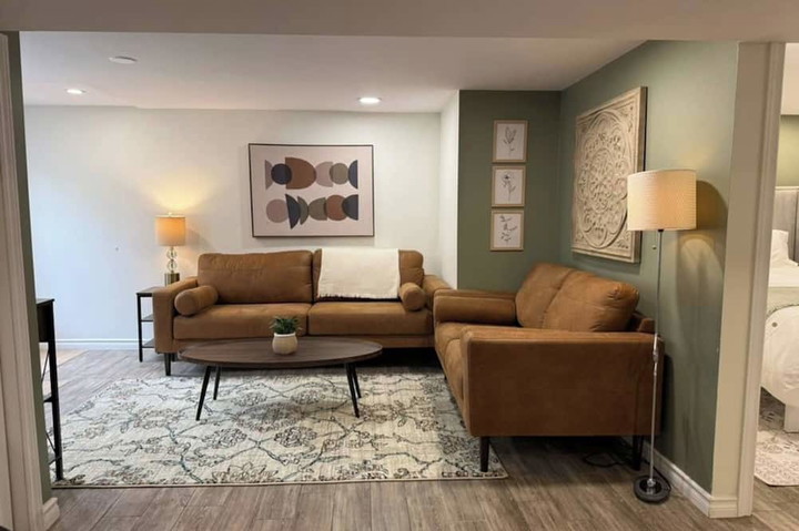 Modern 2br Retreat W/ Heated Floors & Gazebo - Ontario