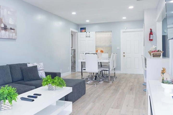 Modern Home With Bbq And Garden, Near Downtown - Fort Lauderdale