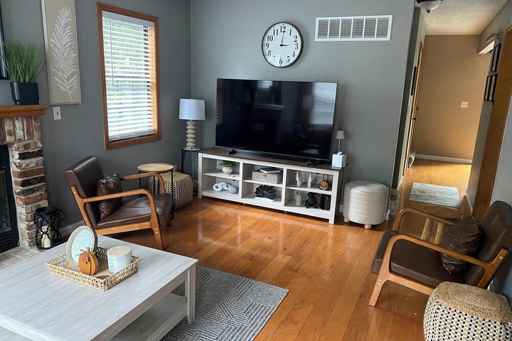 Remodeled & Renovated House! Close To Ku! You'll Love It! Prime Location! - Lawrence, KS