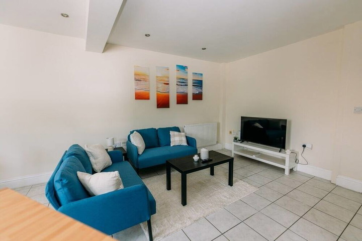 Chic 3 Bed Flat On Harbour Way - Folkestone
