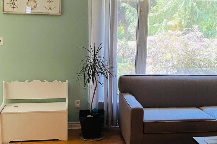 Kingbed,sleeps10+,smrttv,bbq,gym,firetable,fullkitchen. All In Walking Distance. - Goderich