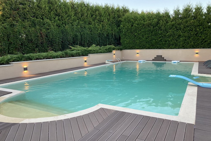 Propriété De Campagne Avec Terrasse Couverte Et Grande Piscine - Lac de Chalain