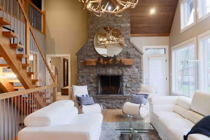 The Rowanwood - Muskoka Cottage Retreat - Huntsville