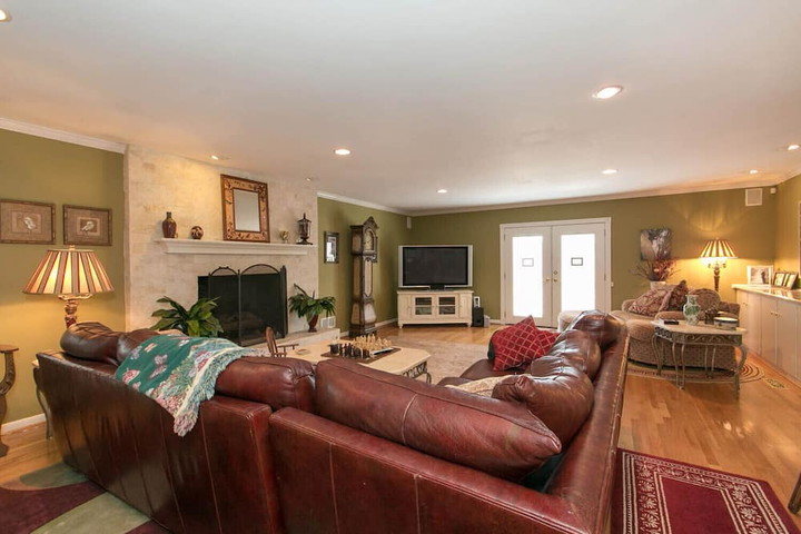 Family Vacation, Boating, With Heated Pool Waterfront Lake Wylie Home -Hot Tub - Charlotte Douglas Airport (CLT)