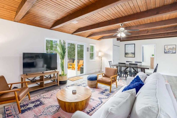 Modern Harpers Ferry Cabin W Hot Tub, Deck, Wifi! - West Virginia