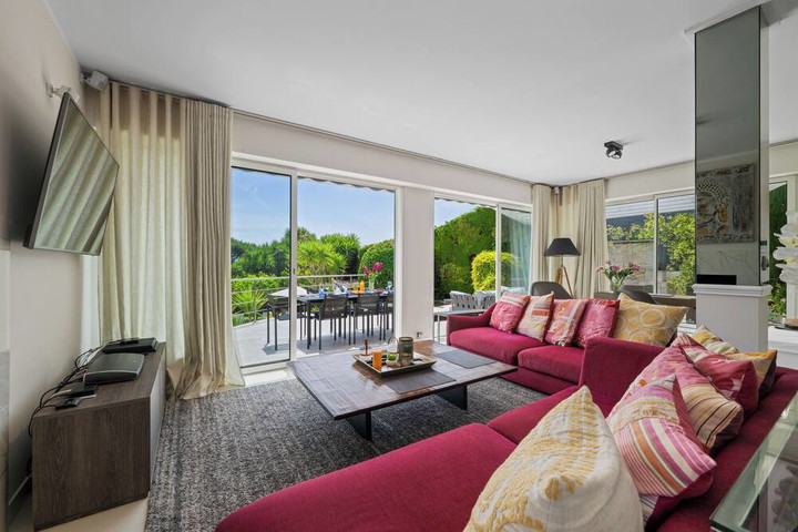 Villa Cannes: V. Private, 15 Mins Walk To Beach. Child Friendly. Salt Water Pool - Cannes
