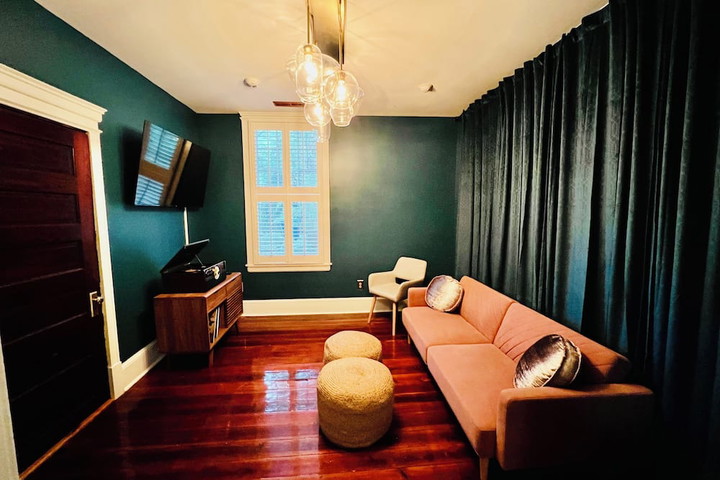 Downtown Macon Cottage Walking Distance To Dining & Music Venues. 2 King Beds. - Macon, GA