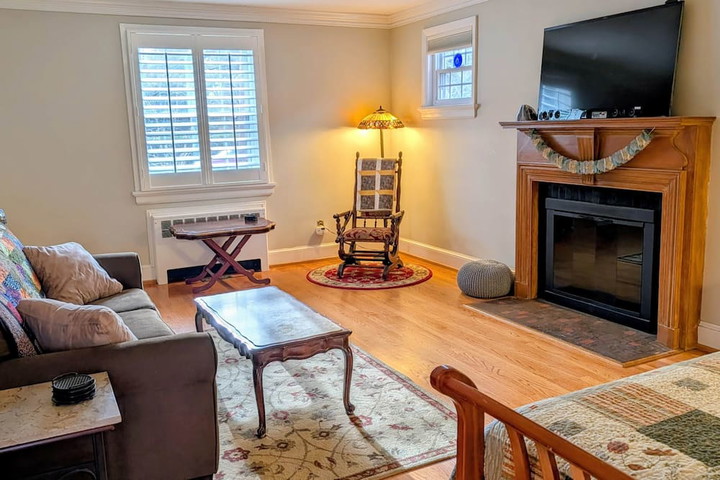 Carytown Garden Retreat - Richmond, VA