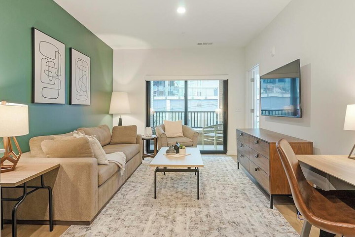 Landing | Beautiful 2bd, Pool, Gym - Durham