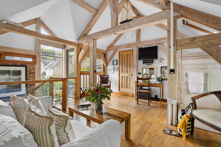 Barberry Brook - Swimming Pool Access - Sleeps 2 Guests In 1 Bedroom - Totnes