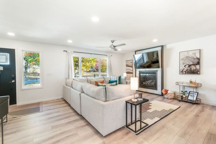 Clear Lake Escape - Lake Views, Pool Table, Ping Pong Table, Fire Pit - Clear Lake, IA