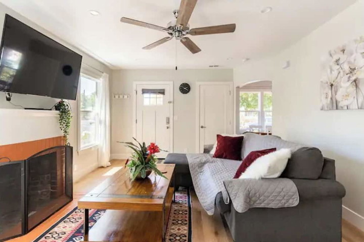 1 Bedroom Home With Home Office - Atherton, CA