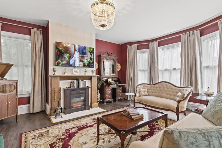 Elegant Historic Stay | Walk To Capitol & Attractions | Modern Comfort - Springfield, IL