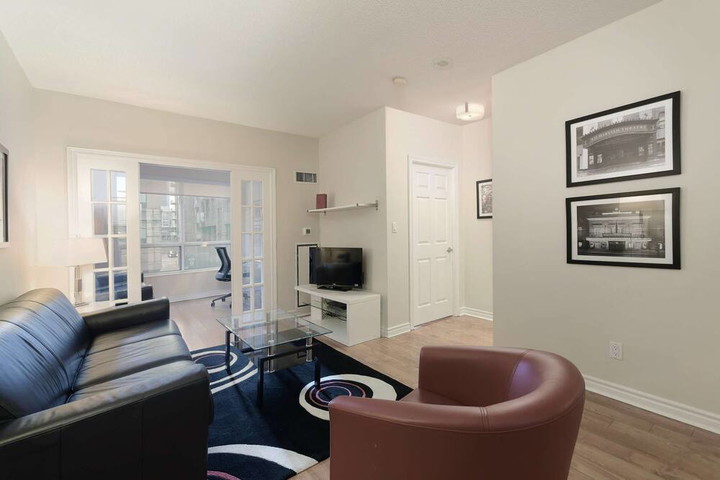 2 Bedroom/1 Bathroom Jr. Suite - Mississauga