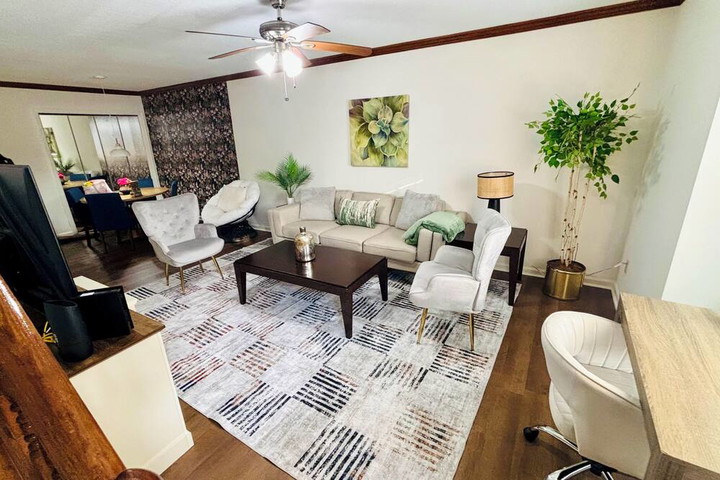 Walk To Shoppes Of Kildaire & Close To Bond Park! - Cary, NC