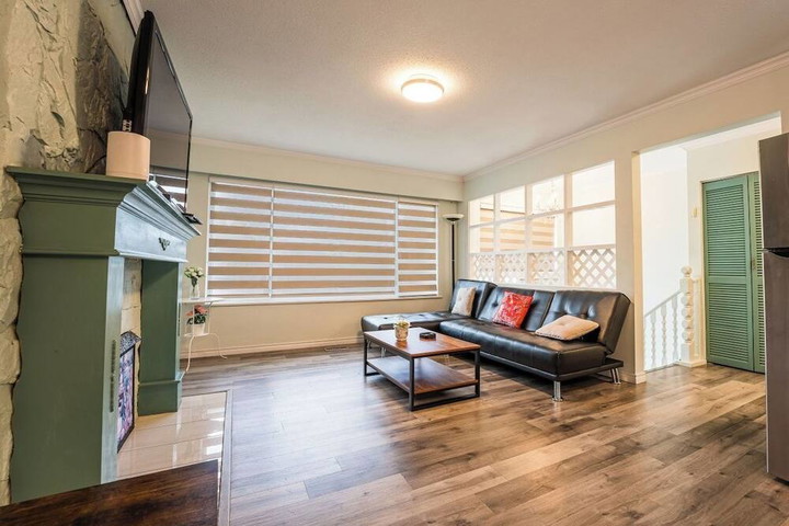 Charming 5br Home | Perfect For Groups & Families - Port Coquitlam