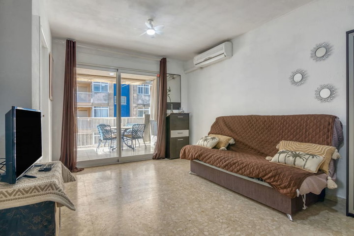 Apartment 'En Playa De Daimús' With Shared Pool, Wi-fi & Air Conditioning - Oliva