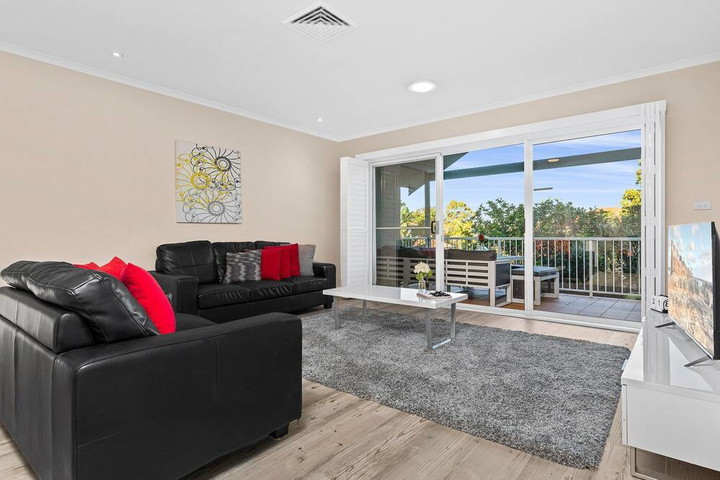 Shearwater Is A Spacious 3-bedroom Townhouse Located Just An Easy 280m Stroll From The Beach - Coffs Harbour