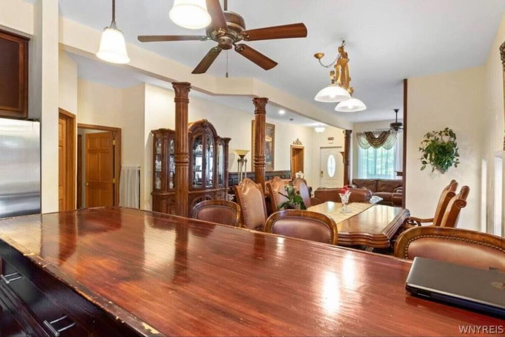Very Spacious 4 Bedroom & 4 Baths Niagara Falls - Niagara Falls, NY