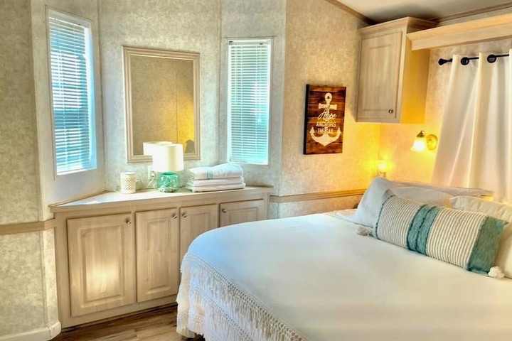 Amazing 1 Bedroom Cabin Inside Gated Community In Elberta Al - Alabama