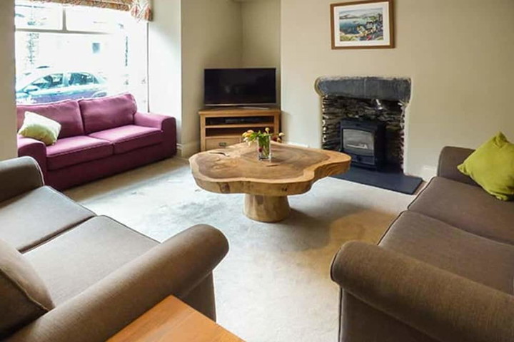 Charming Parkgate Cottage Retreat - Bowness-on-Windermere