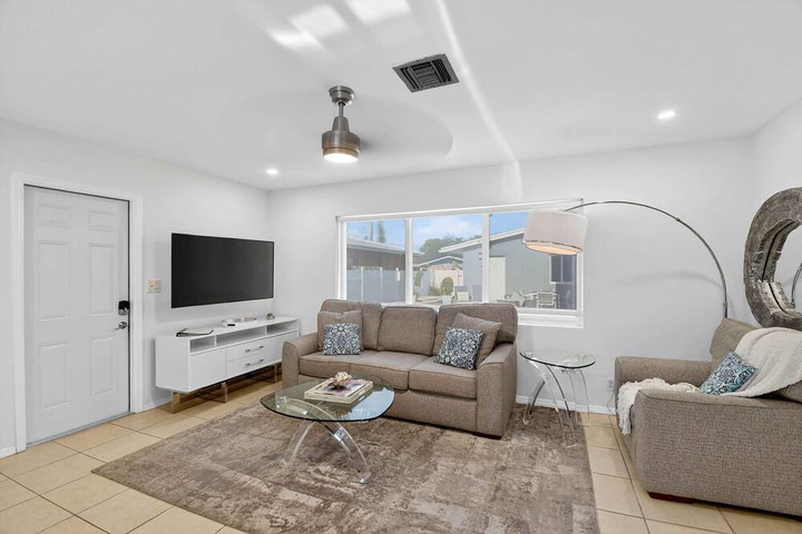 Victoria Park South 2br + 2 Bath +Pool - Fort Lauderdale, FL