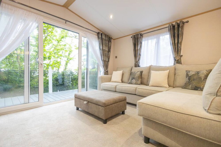 Chantry Lodge Overlooking The Harbour At Sandhills Costal Retreat - Mudeford