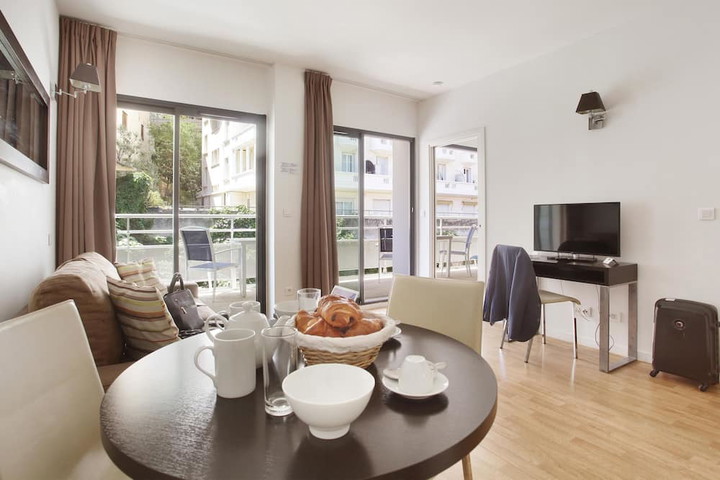 À Deux Pas De Monaco Et Des Plages | T2 + Balcon - Monaco