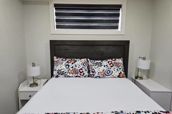 Fully Furnished Basement Unit  Private Entrance Included - Manitoba