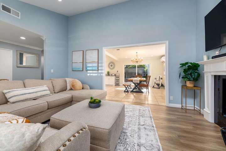 Spacious 3br Home For Relaxing Family Getaway - Azusa, CA