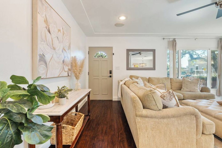 Charming Coastal Retreat In The Heart Of Ob! Close To The Beach And Seaworld! - San Diego Airport (SAN)