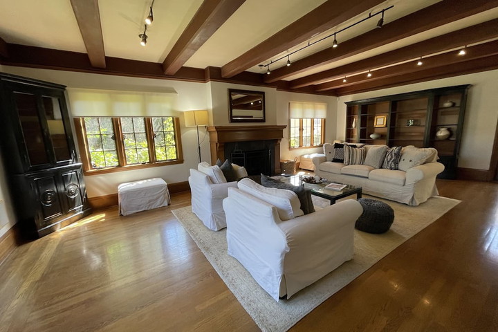 Timeless Tudor With Game Rooms & Hot Tub! - San Jose, CA