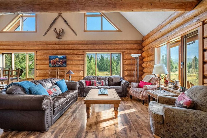 Maple & Moose | Hot Tub | Yard | Mountain Views - Alberta