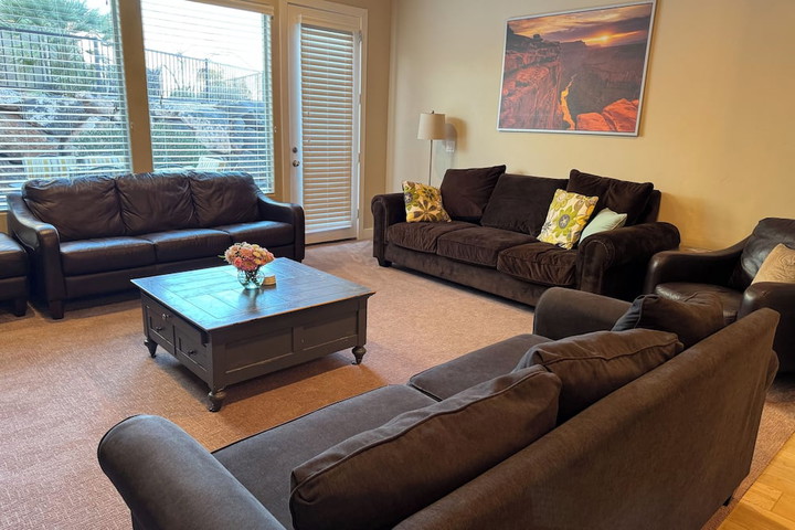 Elevate Your Escape: 4-bedroom Retreat For Relaxation & Adventure, 2 Pools/spas - Washington, UT